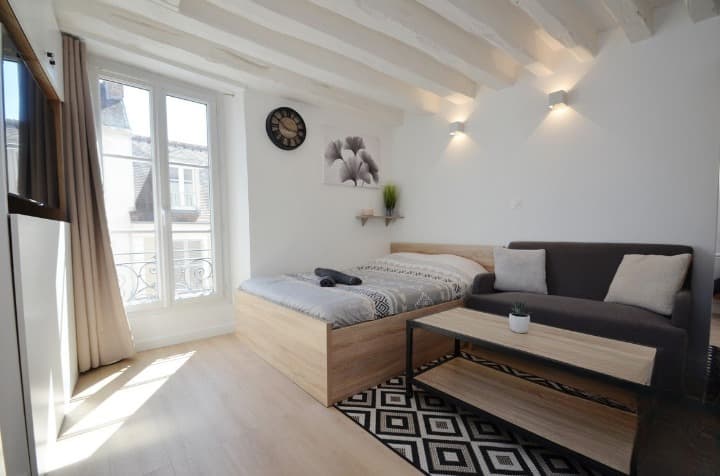 Indo-french Journey Stay At Insead Fontainebleau - Fontainebleau