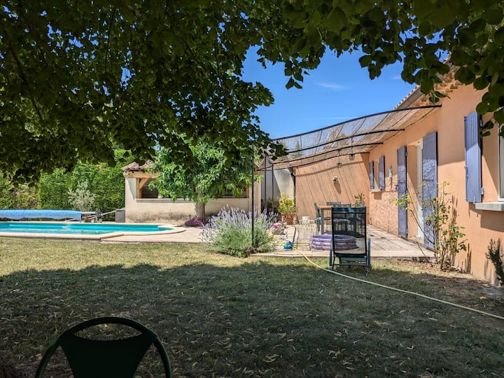 Jolie Villa Avec Piscine Privée - Valréas