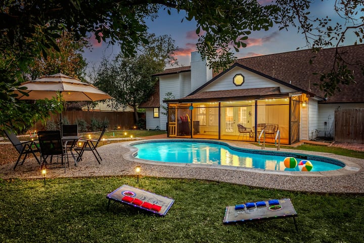 The Cowboy Retreat • Pool + Western Charm - San Antonio, TX