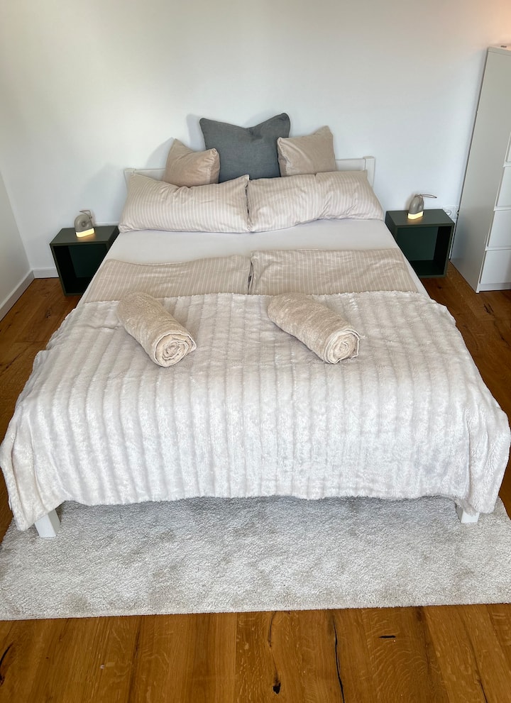 Stilvolles Zimmer Im Anbau Eines Fachwerkhauses - Bonn