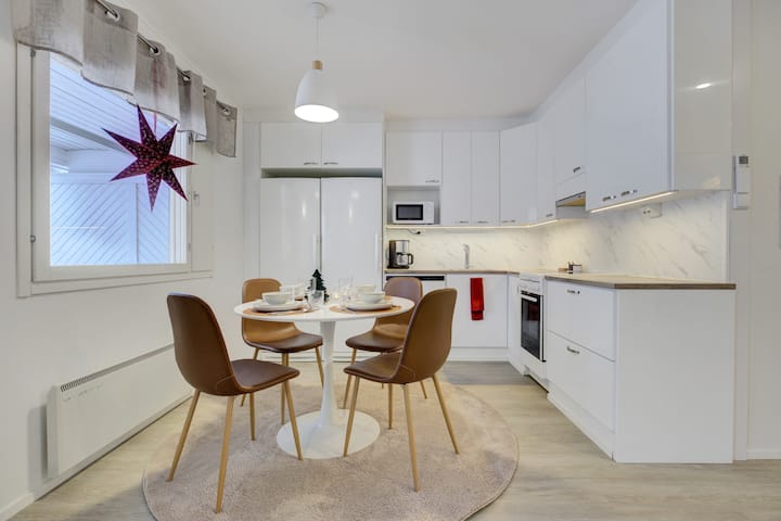 Arctic Hideaway - Sauna, Fireplace And Parking - Rovaniemi