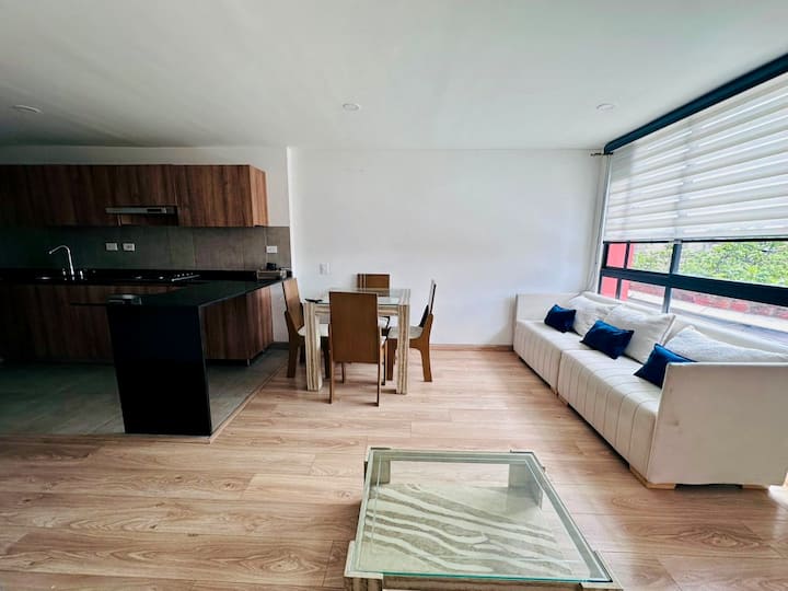 Centro Histórico, Amplio, Luminoso Y Tranquilo - Bogota