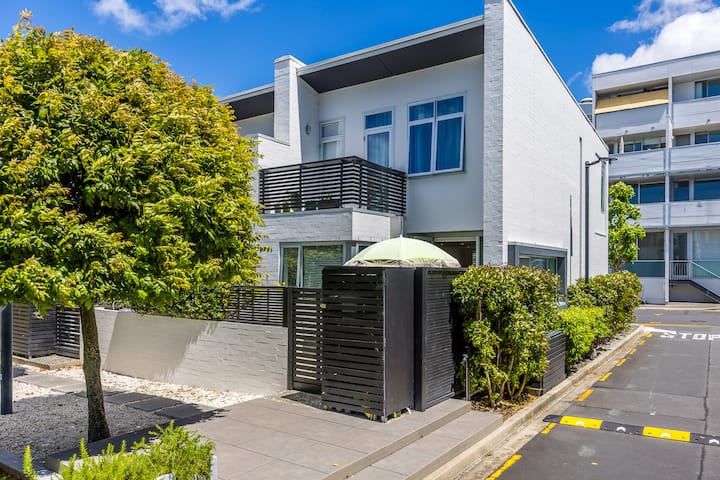 City Townhouse+carpark+pool+ Sauna+gym+spa - Auckland