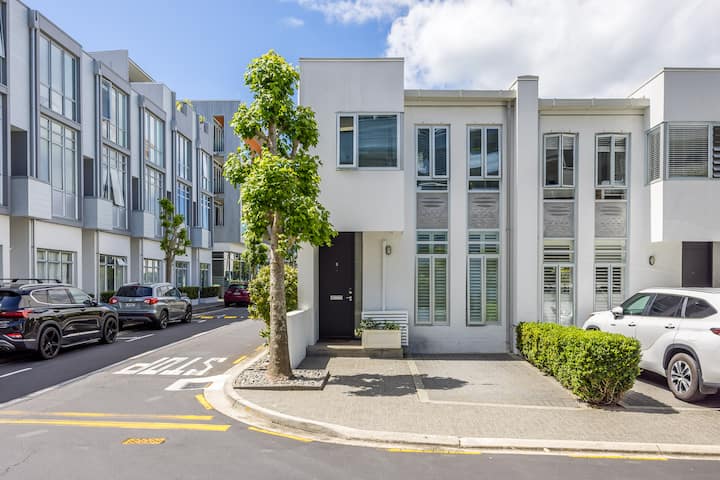 Central Townhouse + Freecarpark+closetowaterfront - Auckland