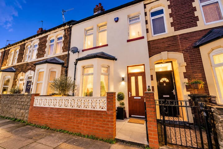 4br Cardiff Garden Retreat : Hot Tub  Bbq  Games - Cardiff