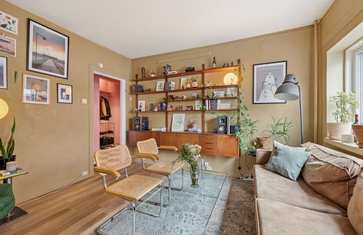 Cozy & Central Apartment At Tøyen - Oslo