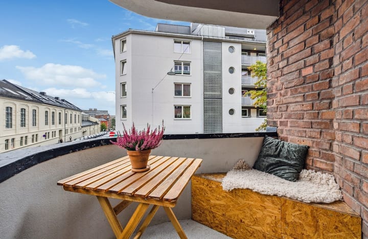 Cozy & Central Apartment At Tøyen - Oslo