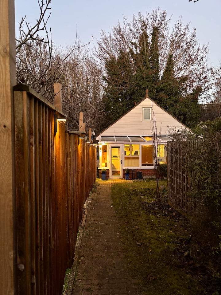 Self Contained Garden Annex - Wiltshire