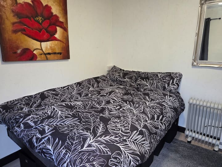 Beautiful Log Cabin Firhouse South Dublin - Dublin, Ireland