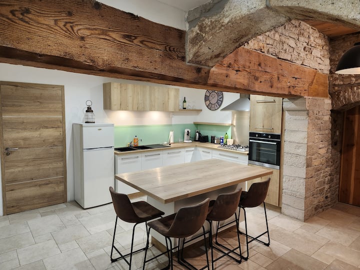 Ferme Comtoise Rénovée Avec Jardin Dans Le Doubs - Doubs