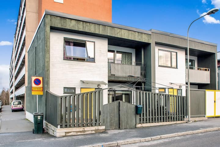 Mysigt Radhus Nära Stockholm City - Ekerö