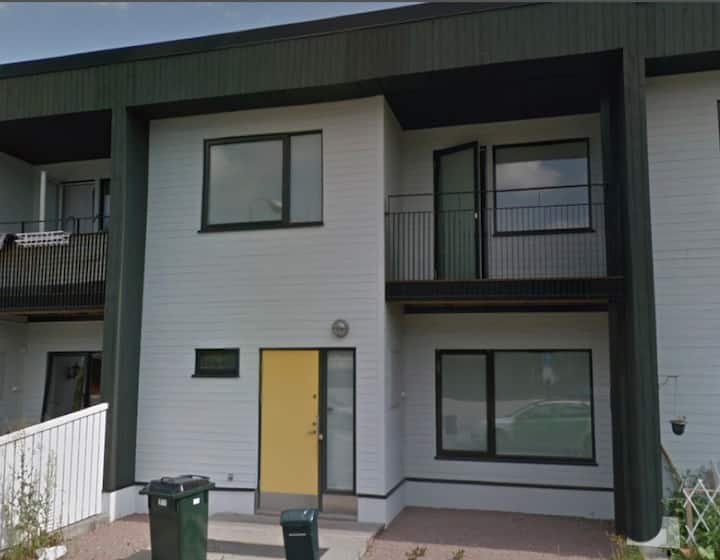 Mysigt Radhus Nära Stockholm City - Järfälla