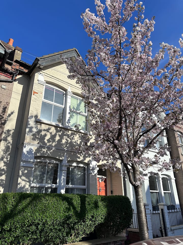 Beautiful Family Home In Tooting - Croydon