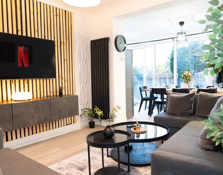 Lush 6br House • Hot Tub • Private Driveway 2 Cars - London