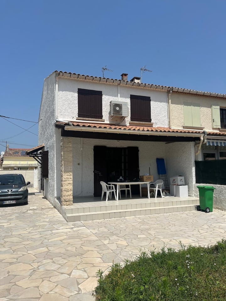Maison Individuelle Avec Jardin Et Terrasse - Avignon