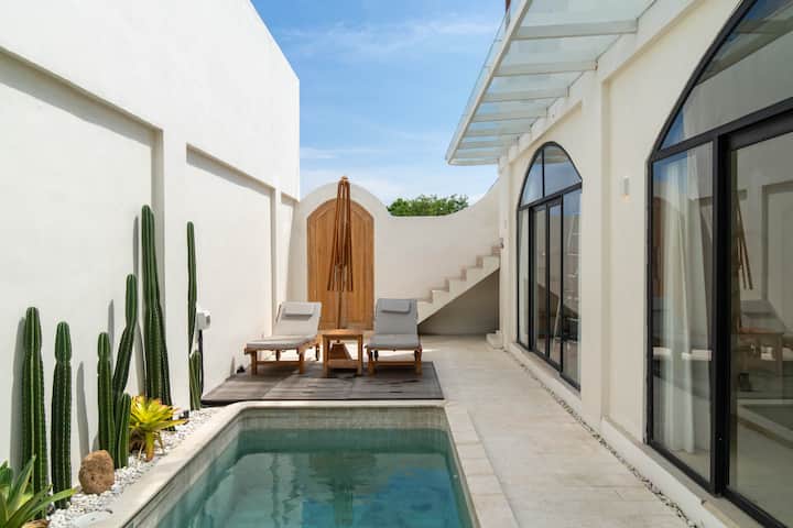 Private 2br Villa With Pool & Modern Comforts - Australië