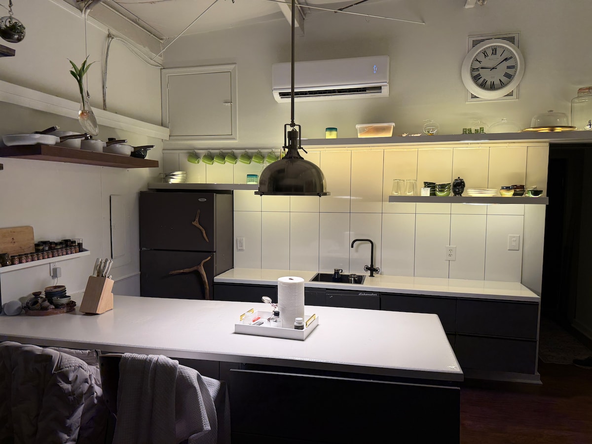 Glass Building Loft Studio - Flats for Rent in Charlottesville ...