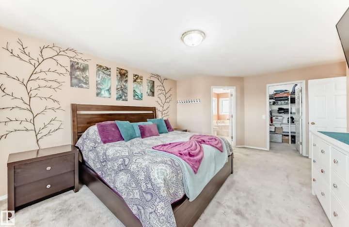 Tranquility Spa Guest Suite - Wetaskiwin