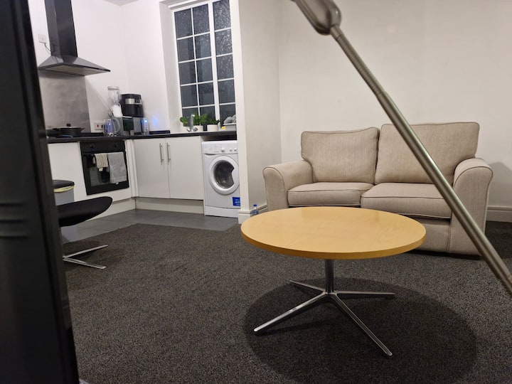 Modern Flat; Large Room; Office; Central Location - Bewdley