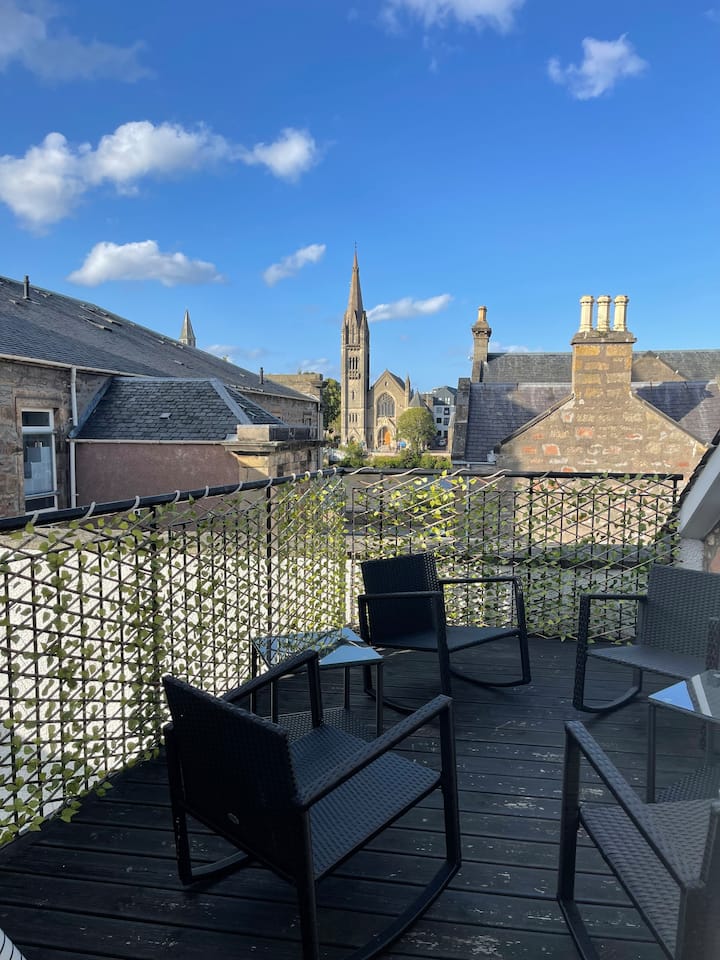 17 At The Bell Tower - 인버네스