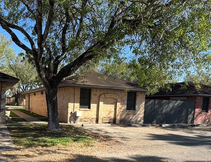 Best Priced 30 Day Stay Apartment Near Utrgv - Edinburg, TX