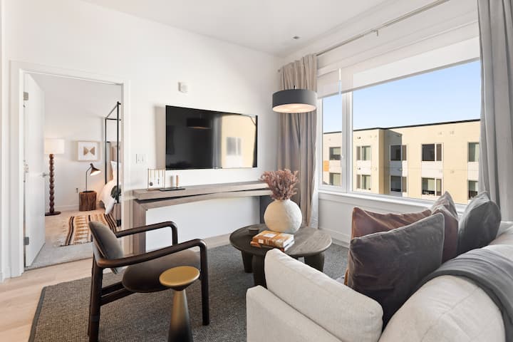 Curated Designer Retreat • Pool • Gym • Dining - Encore Boston Harbor