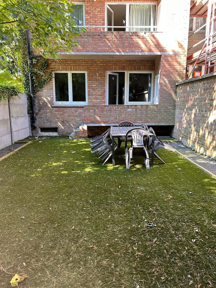 Rez-de-chaussée Bien Situé Avec Jardin. - Ostende