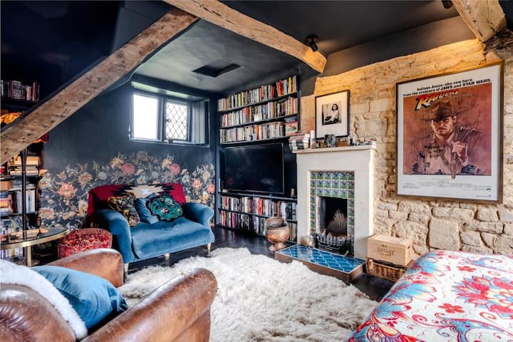 Cotswolds Hideaway In A Grade Ii Jacobean Manor. - Burford