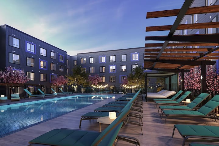 Sterling 1br At Everett | Pool & Gym - Massachusetts