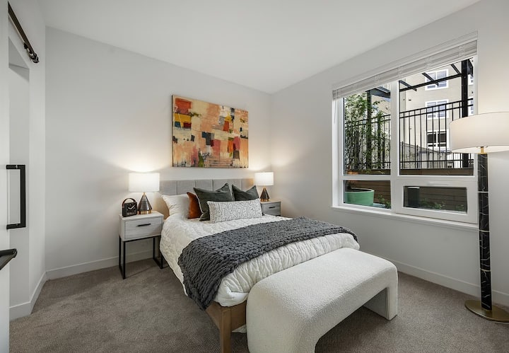 Sterling 1br At Everett | Pool & Gym - Everett, MA