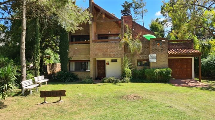 Excelente Casa En Mar De Ostende - Pinamar