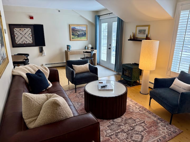 Quiet Village Gem! Cozy Retreat For Two. - Stowe, VT