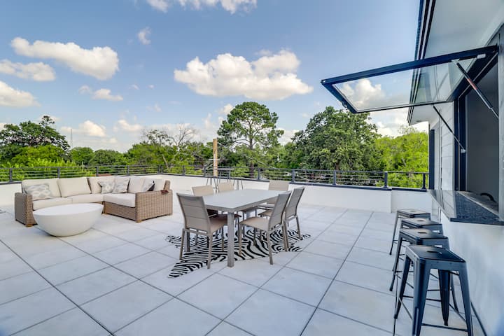 Modernluxe Rooftop Entertainment - Arlington