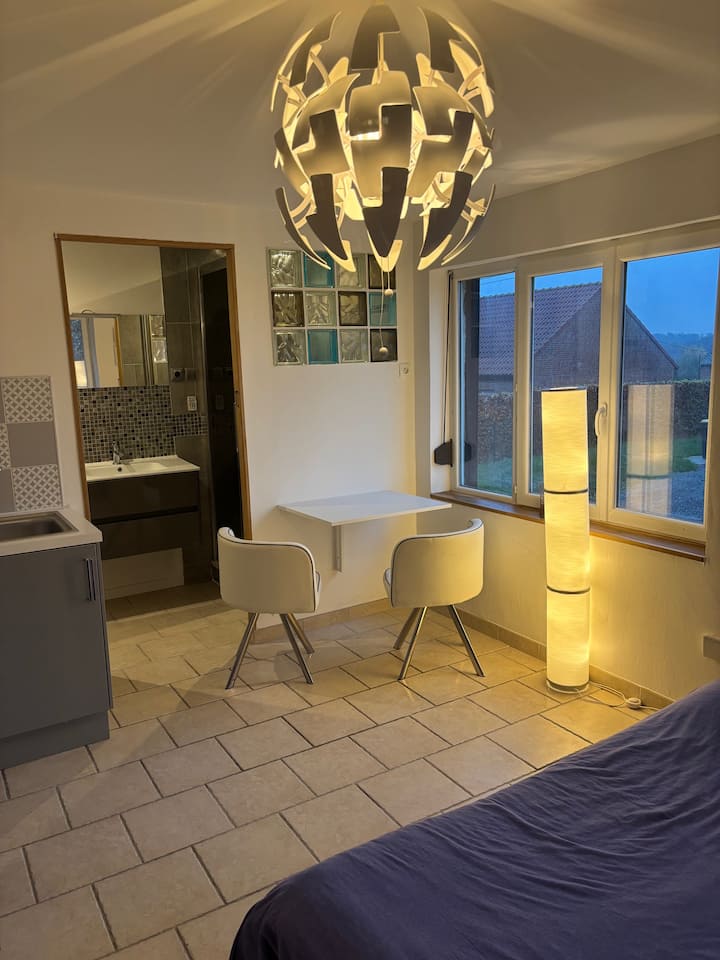 Petit Studio Au Calme Dans La Campagne Avesnoise. - Dour