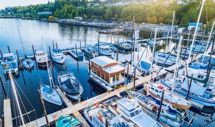 Signature Olympia Houseboat With Expansive Views - Olympia, WA