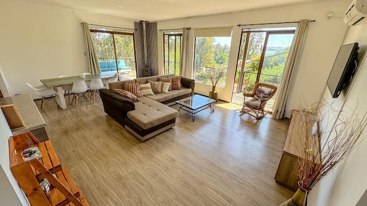 Casa Con Piscina | Vista Increíble. Acceso Al Lago - Chile