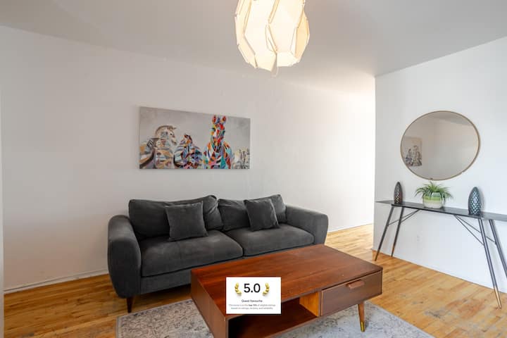 Modern 2br In Plateau  Steps To Downtown - 蒙特婁