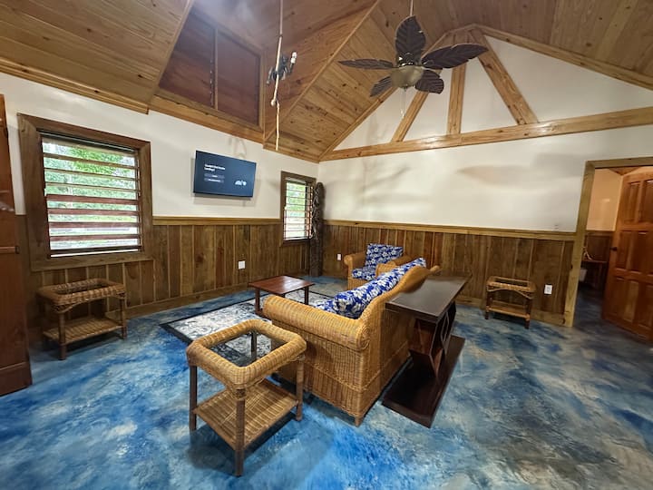 Nature Stay | Howler Monkeys | Ac | Wifi - Belize