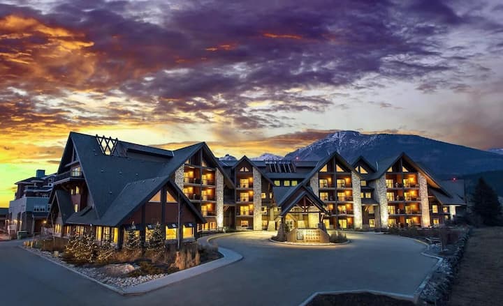 Cozy 2b2b With Water Park And Hot Tub - Canmore