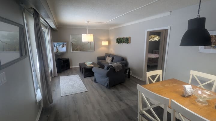 Spacious Upper-level Home • Bright & Comfortable - Greater Sudbury