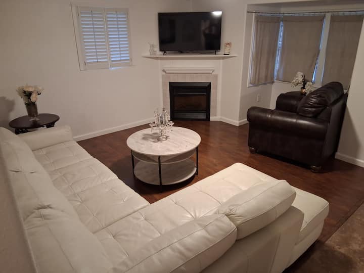 Oldtown Farmhouse - Clovis, CA