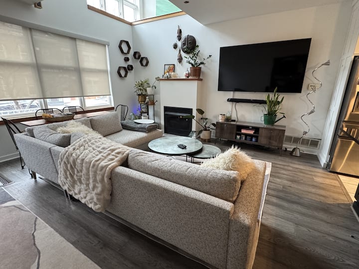 Adorable Townhome In The City - Pittsburgh, PA