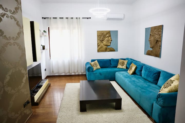 City Centre Jacuzzi Grand Suite - Tirane