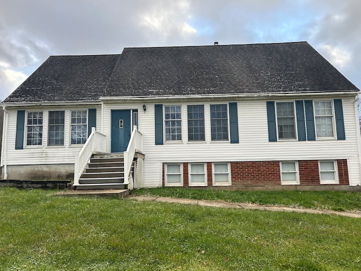 Thomas’ Hideaway - Oneonta, NY