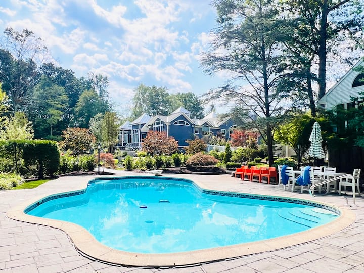 Family Friendly Luxurious Home, Central New Jersey - iPlay America, Freehold