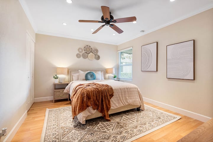 Comfy 3br Near Disneyland & Knott's - Carousel, Santa Ana