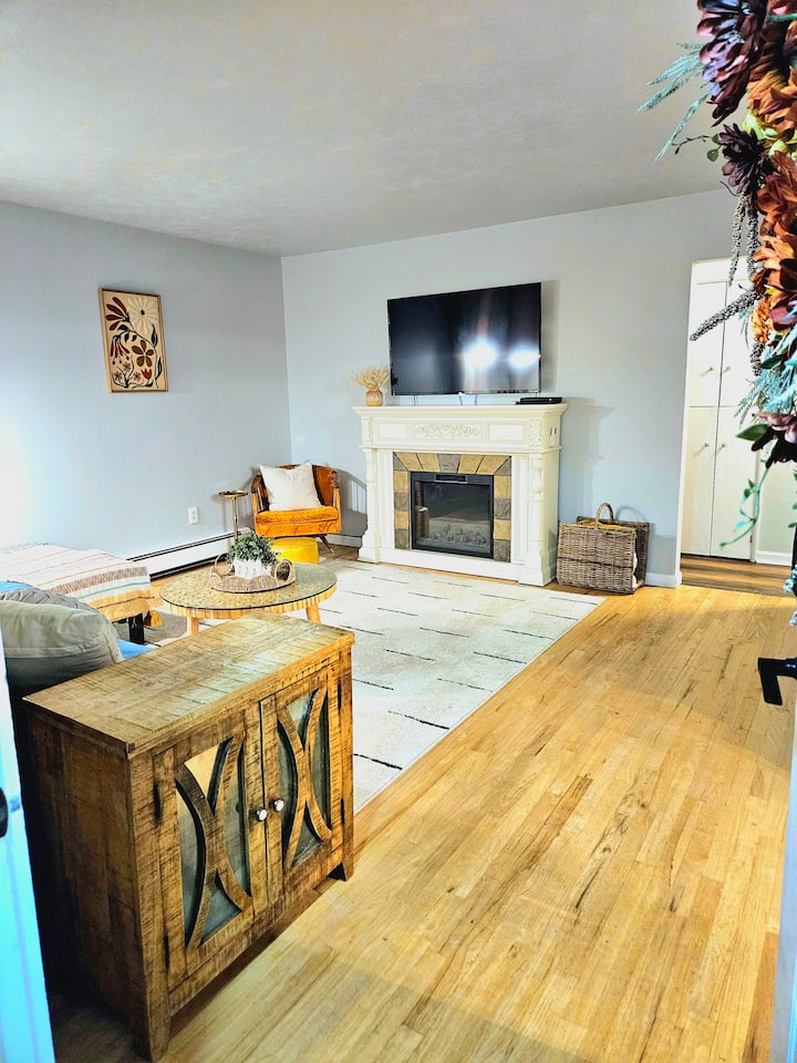 The Quaint Little House By The Hill - Great Falls, MT