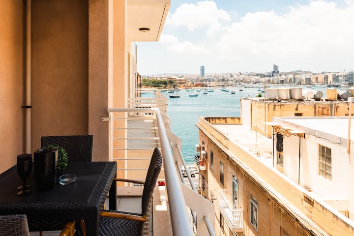 Sant Antnin Suites | Sliema Ferries | Sea Views - Valletta