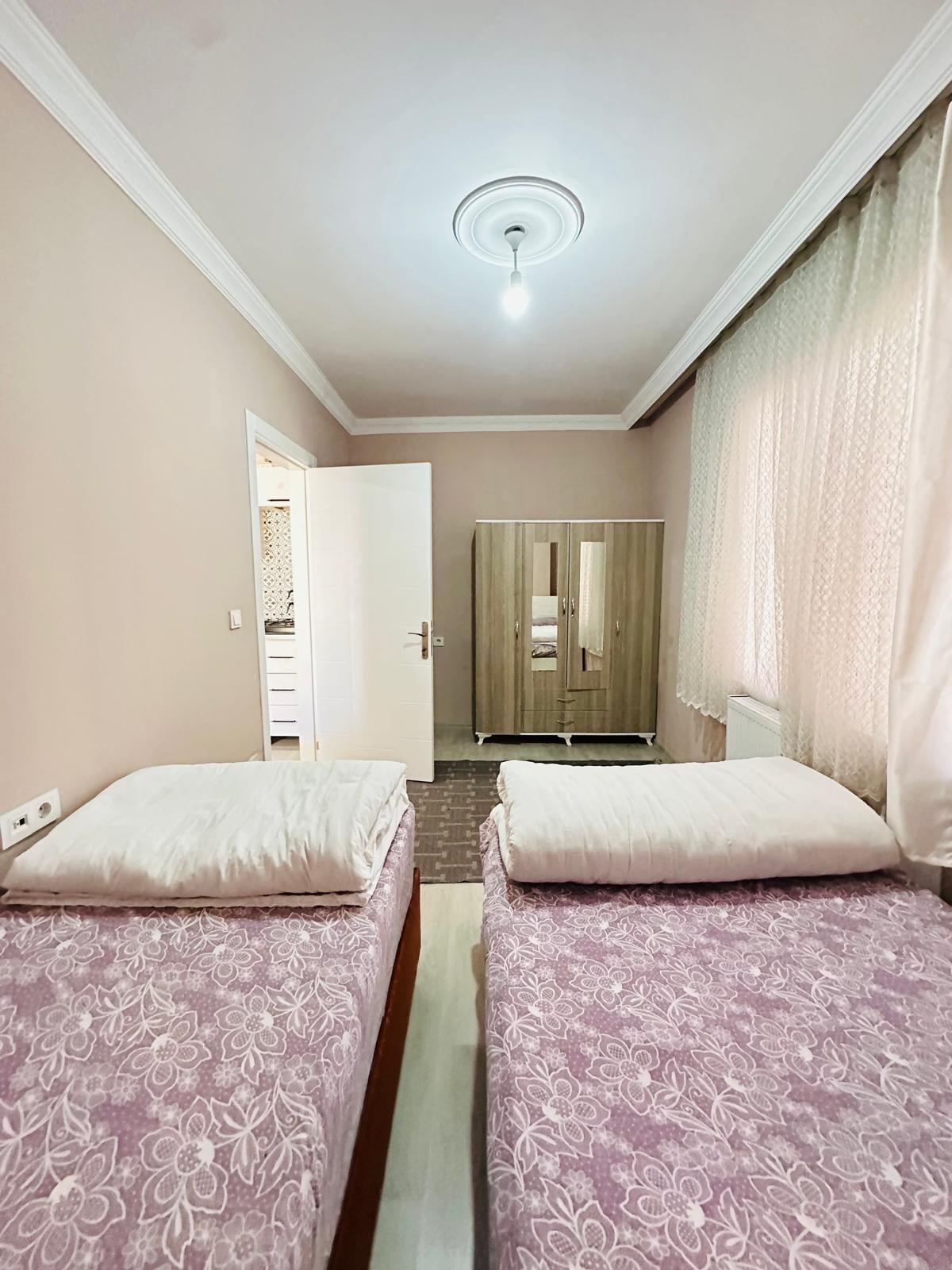 Clean 1+1 apartment behind Van Shopping Mall - Houses for Rent in Van ...