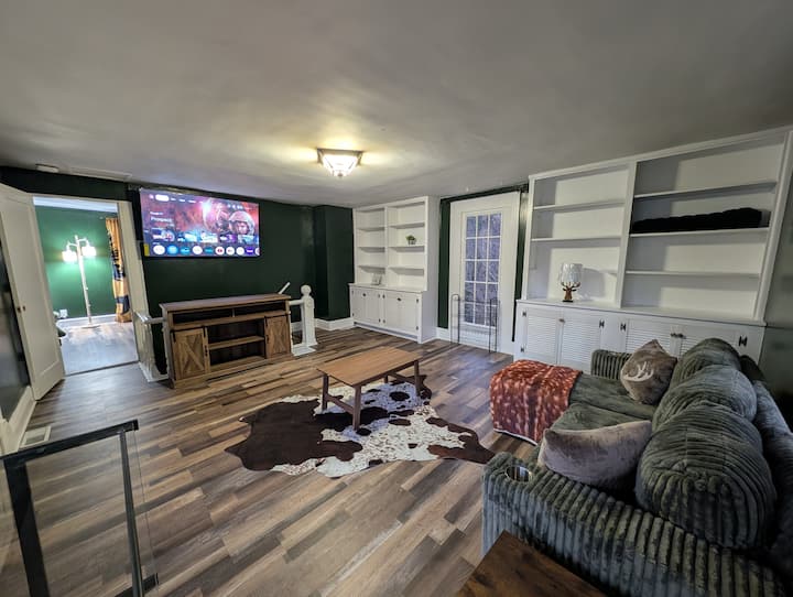 Wooden Oasis Minutes From Burdette & Usi - Henderson, KY